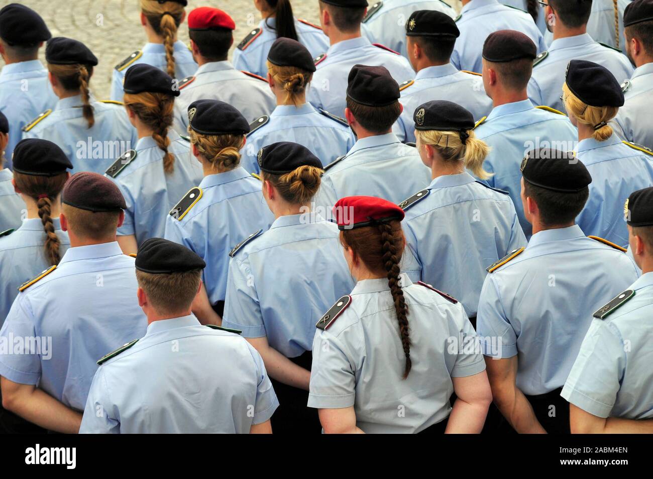 Female bundeswehr german armed soldier hi-res stock photography and ...