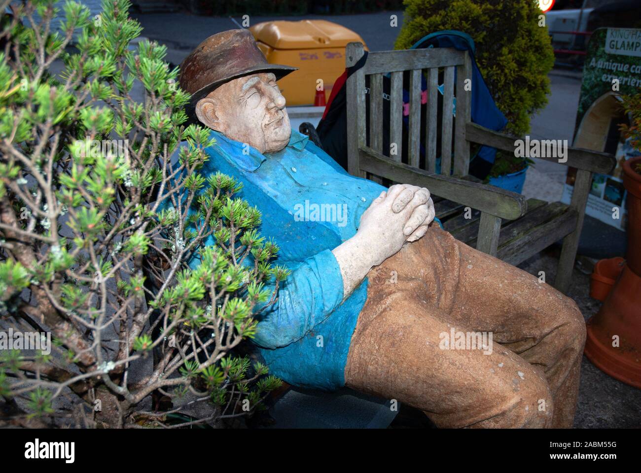 Old man asleep hi-res stock photography and images - Alamy