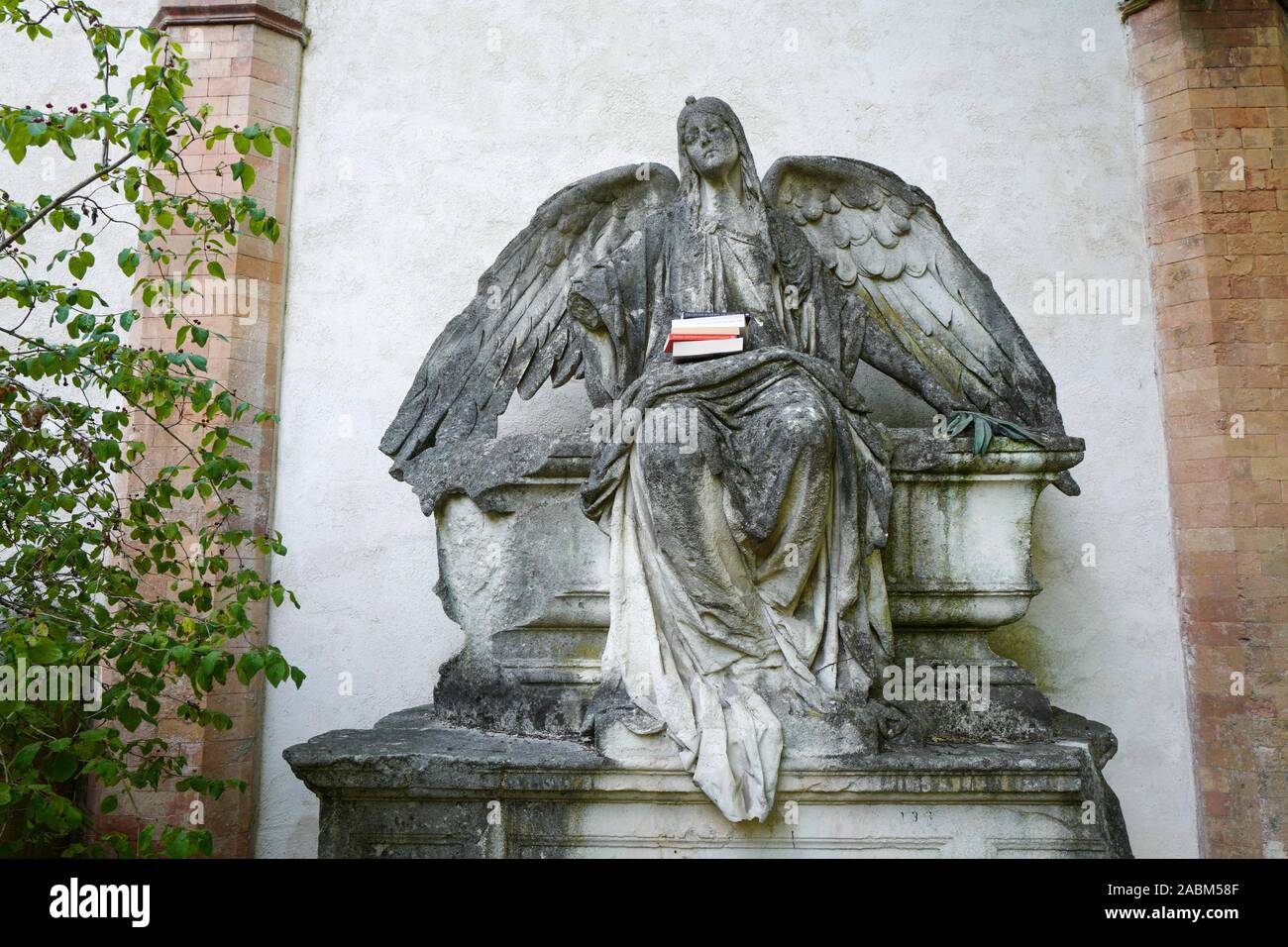 Reading Old Cemetery High Resolution Stock Photography and Images - Alamy