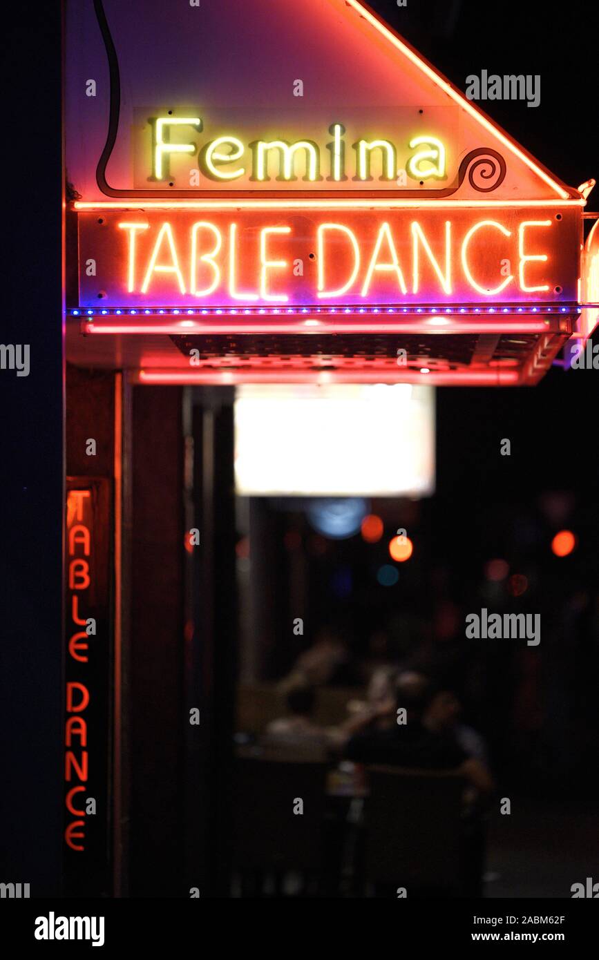 Table dance hi-res stock photography and images - Alamy