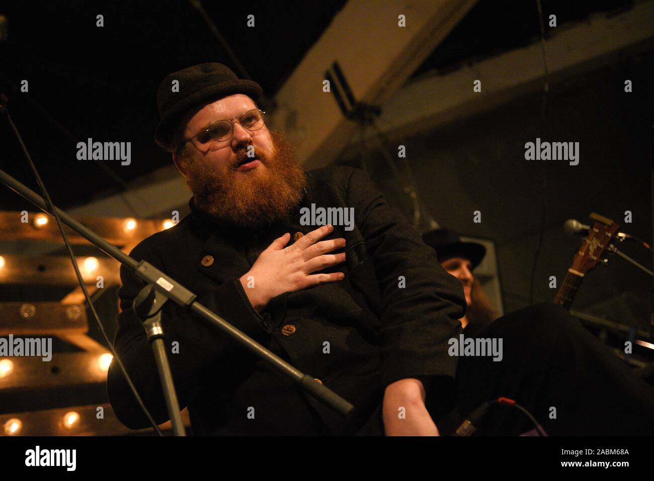 The artist Swango on a concert evening at Bahnwärter Thiel. The Junge ...