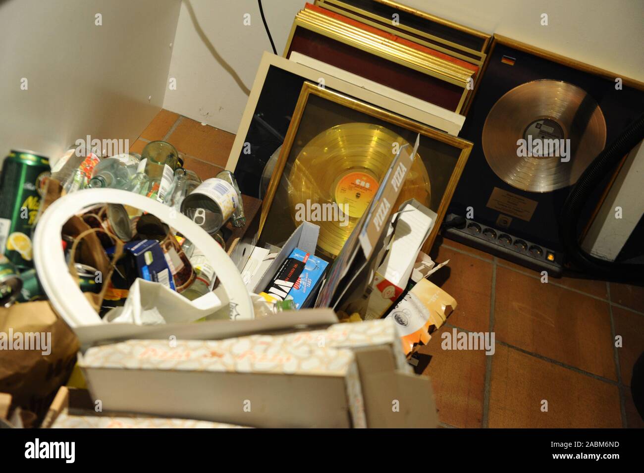 In the recording studio in Unterföhring there are frames with golden ...