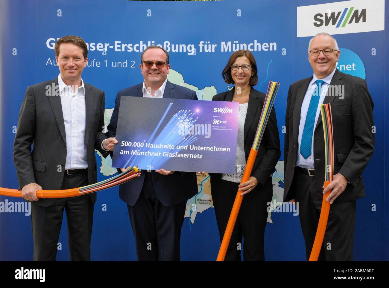 Economic consultant Clemens Baumgärtner (2nd from left), Dr. Florian ...