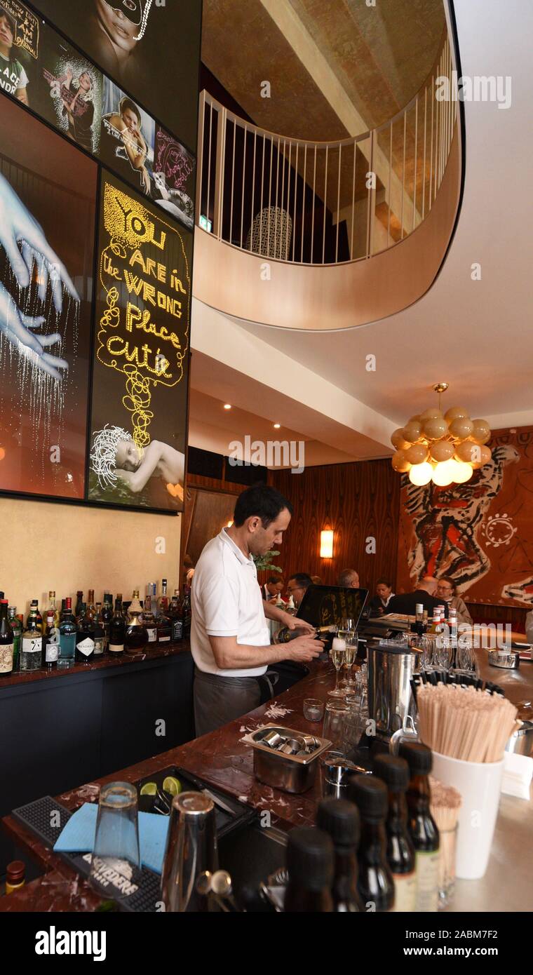 The prestigious Café Roma in the Maximilianstraße in Munich. After a ...