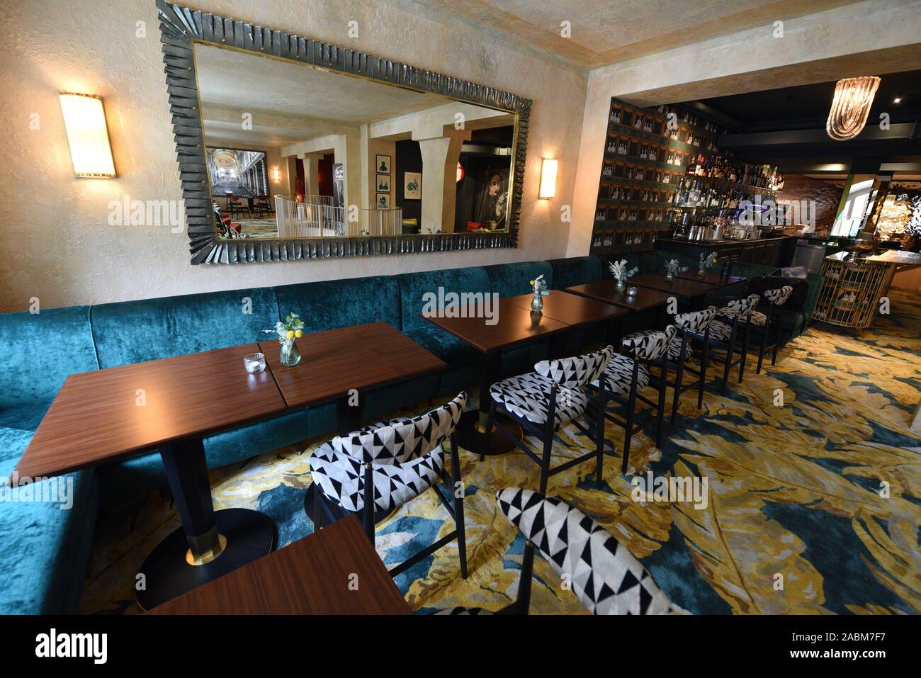 The prestigious Café Roma in the Maximilianstraße in Munich. After a ...