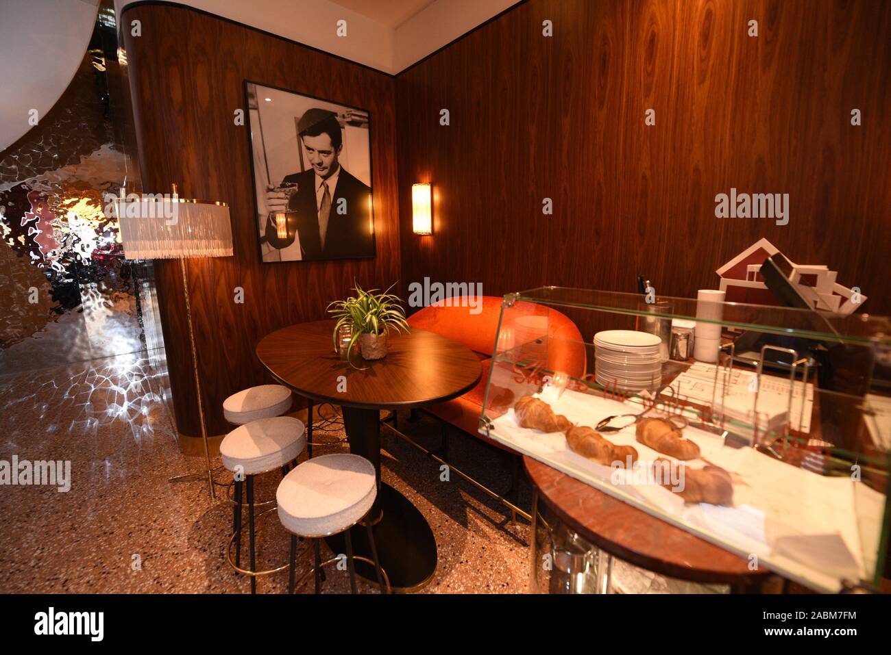 The prestigious Café Roma in the Maximilianstraße in Munich. After a ...