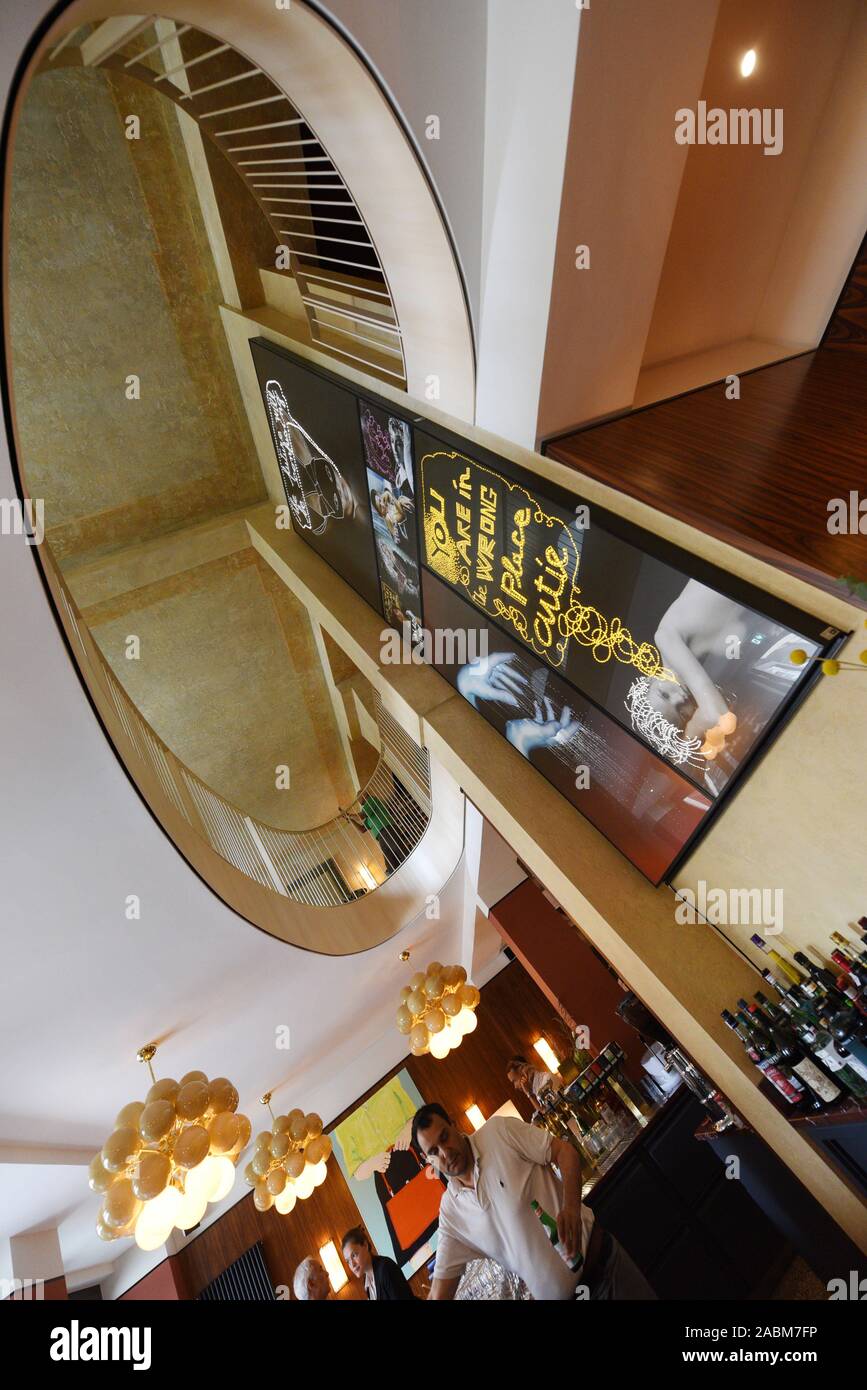 The prestigious Café Roma in the Maximilianstraße in Munich. After a ...