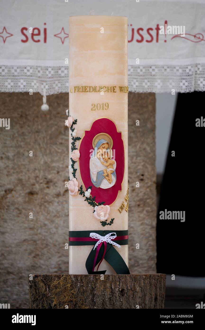 Consecration of the Wiesnwirte candle in the AUgustiner monastery Maria ...