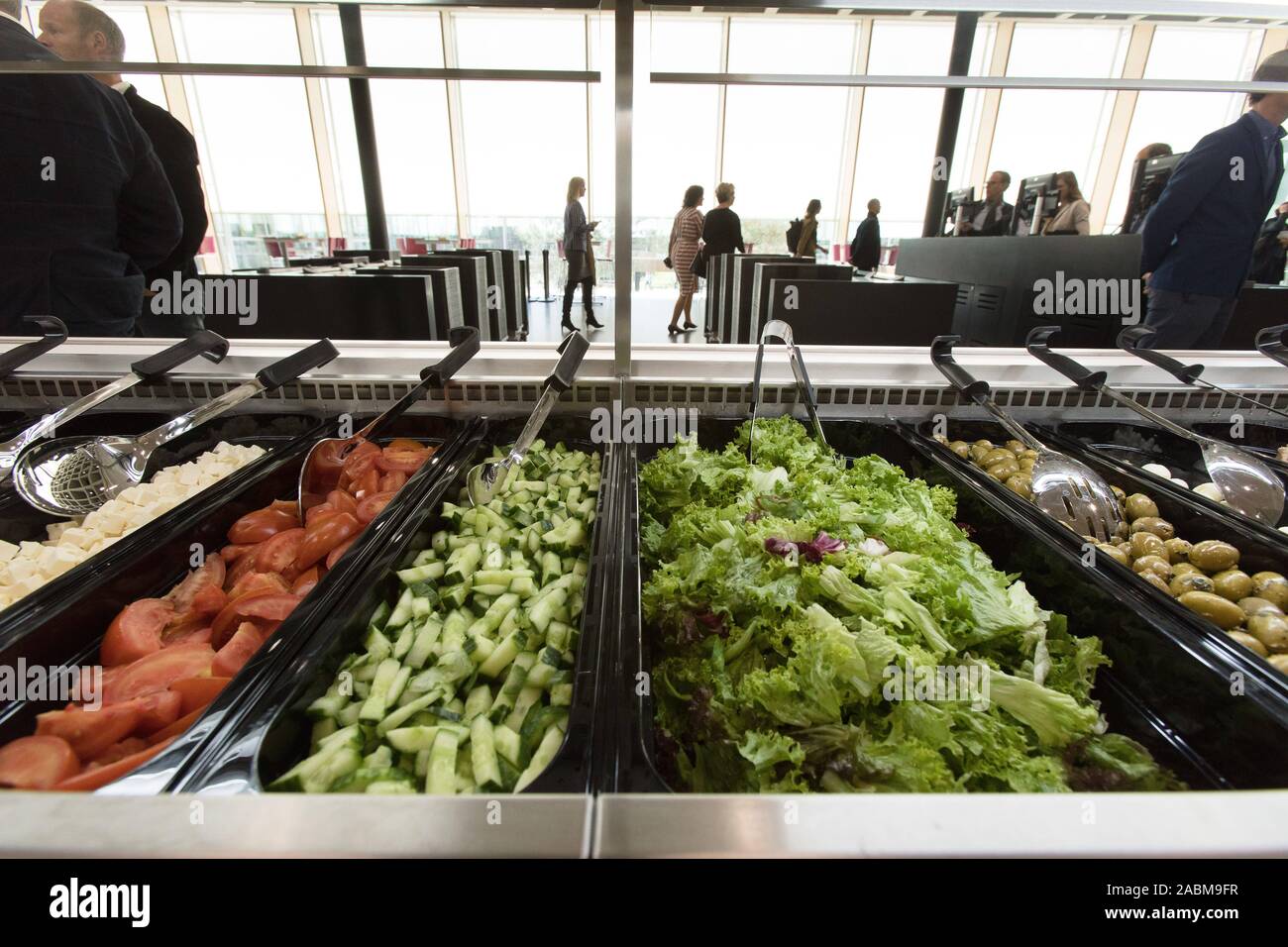 Food buffet university hi-res stock photography and images - Alamy