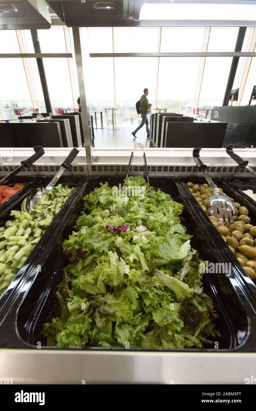 Food buffet university hi-res stock photography and images - Alamy