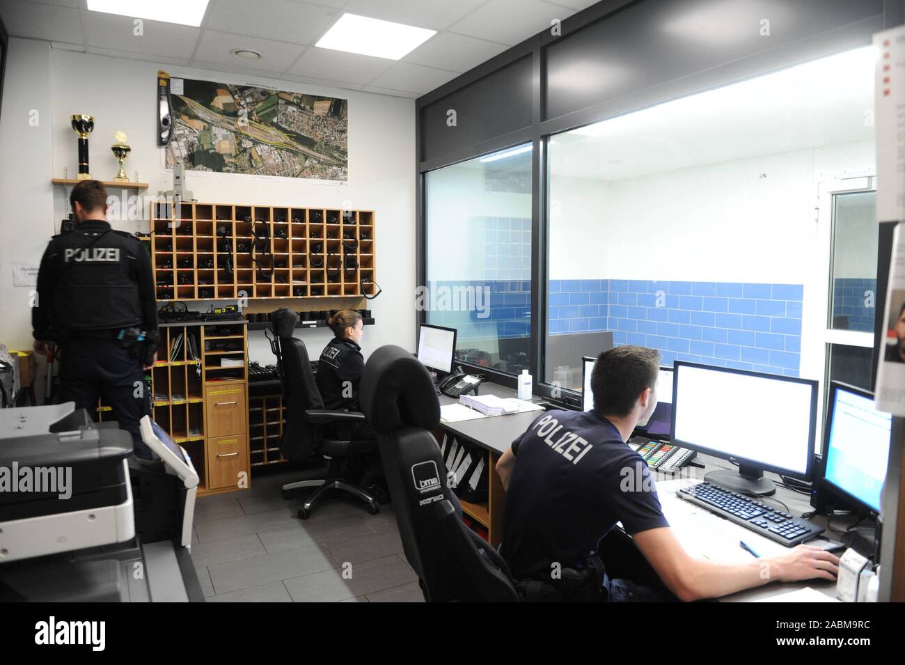 Police station desk hi-res stock photography and images - Alamy
