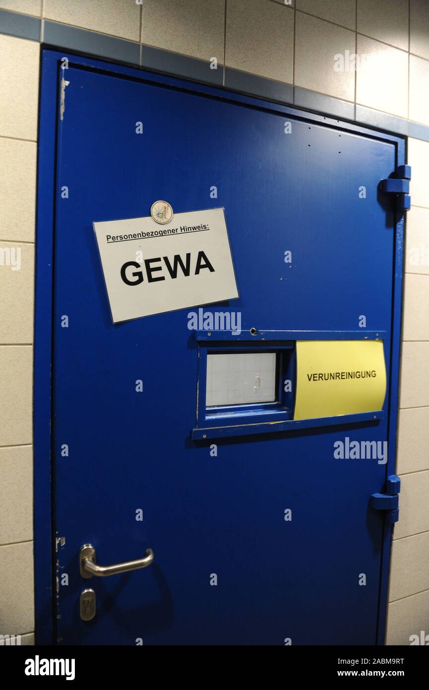 Police station door hi-res stock photography and images - Alamy