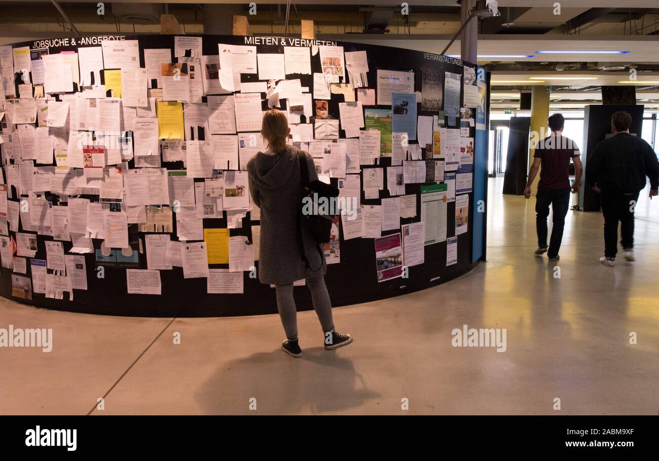 Room rent pinboard hi-res stock photography and images - Alamy