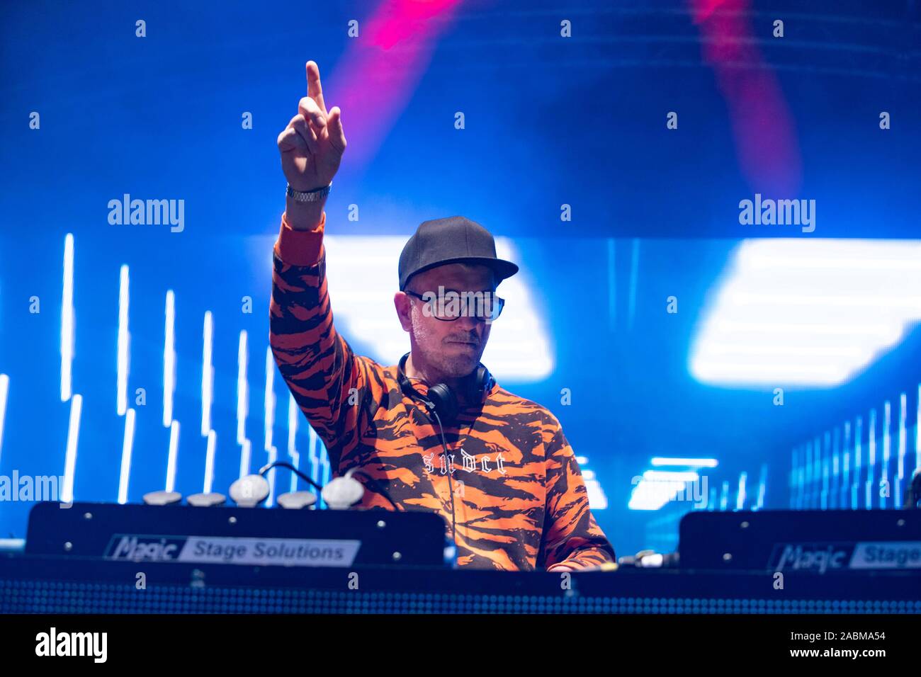 Dj festival music effects hi-res stock photography and images - Alamy