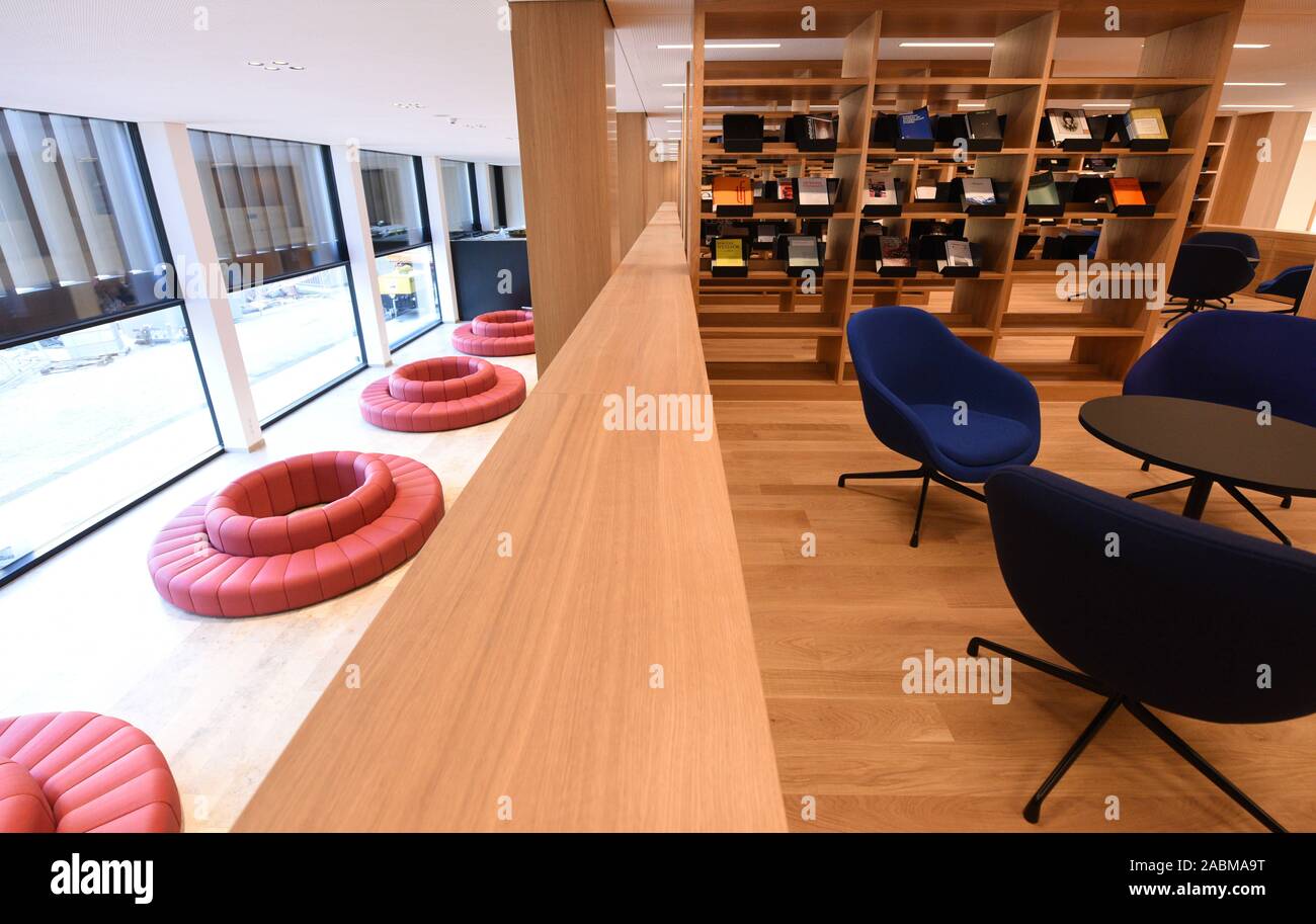 The library in the new Philologicum of the Ludwig Maximilian University ...
