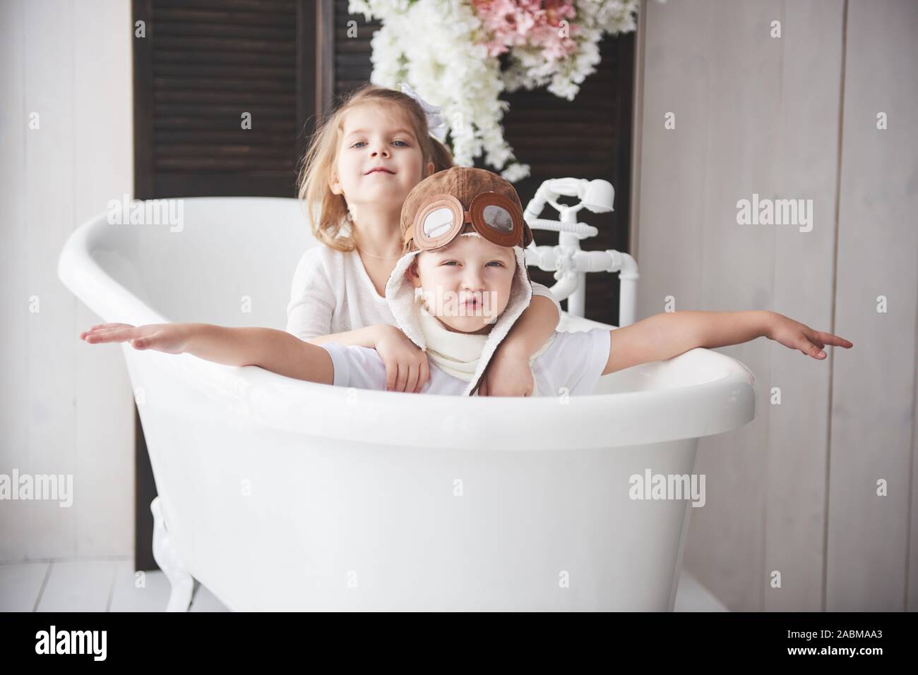 Pilot meeting ship hi-res stock photography and images - Alamy