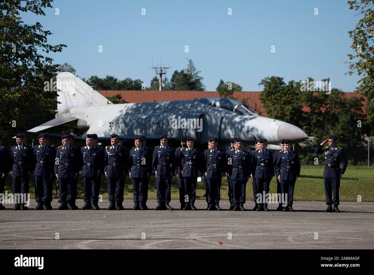 Soldiers at the final roll call of the officer training course at the ...