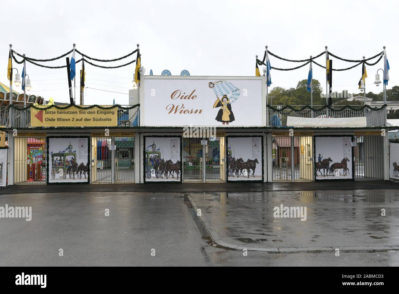 Oktoberfest entrance hi-res stock photography and images - Alamy
