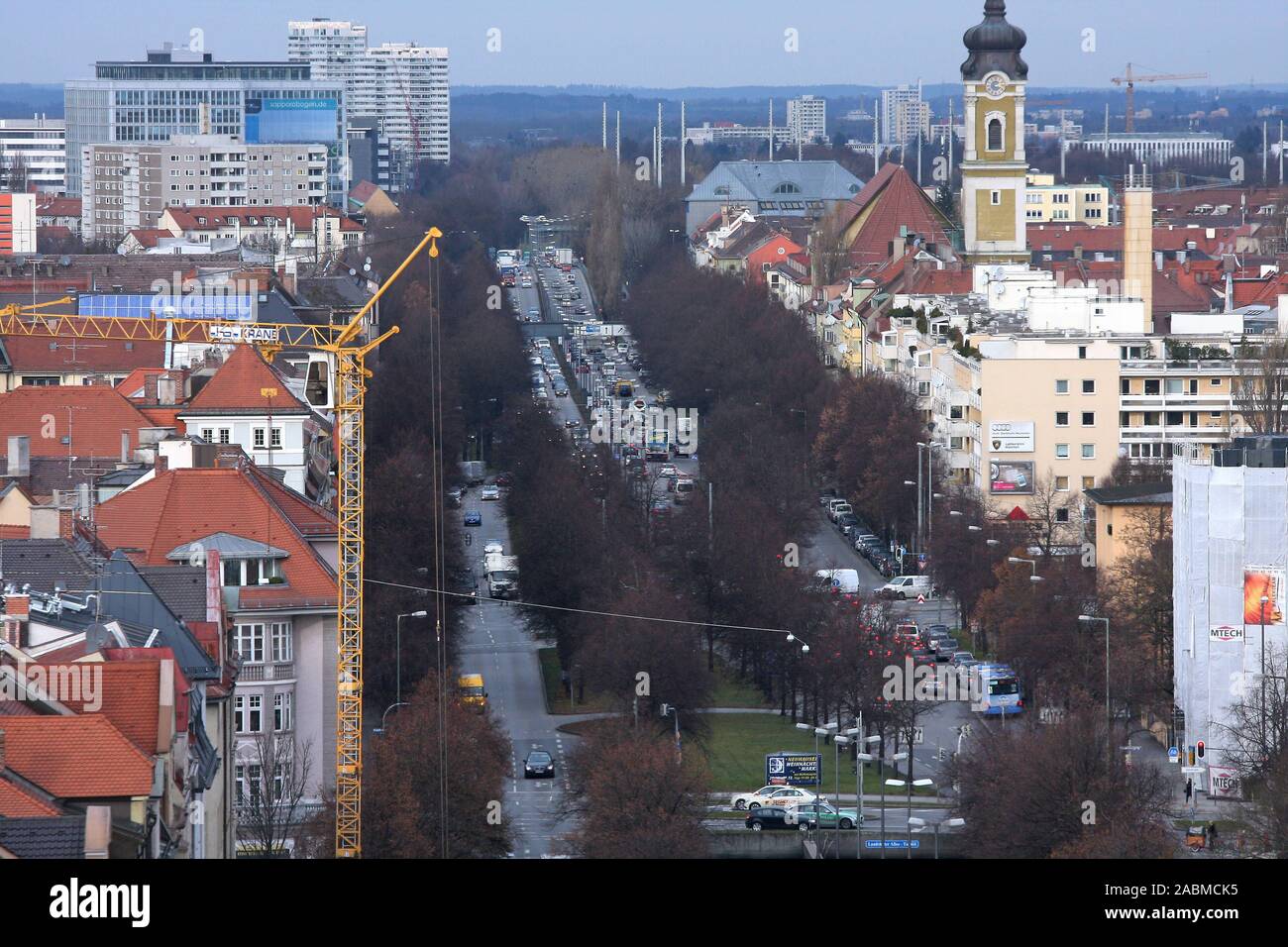 Traffic artery Mittlerer Ring in Munich: in the picture Landshuter Allee in Neuhausen with view ...