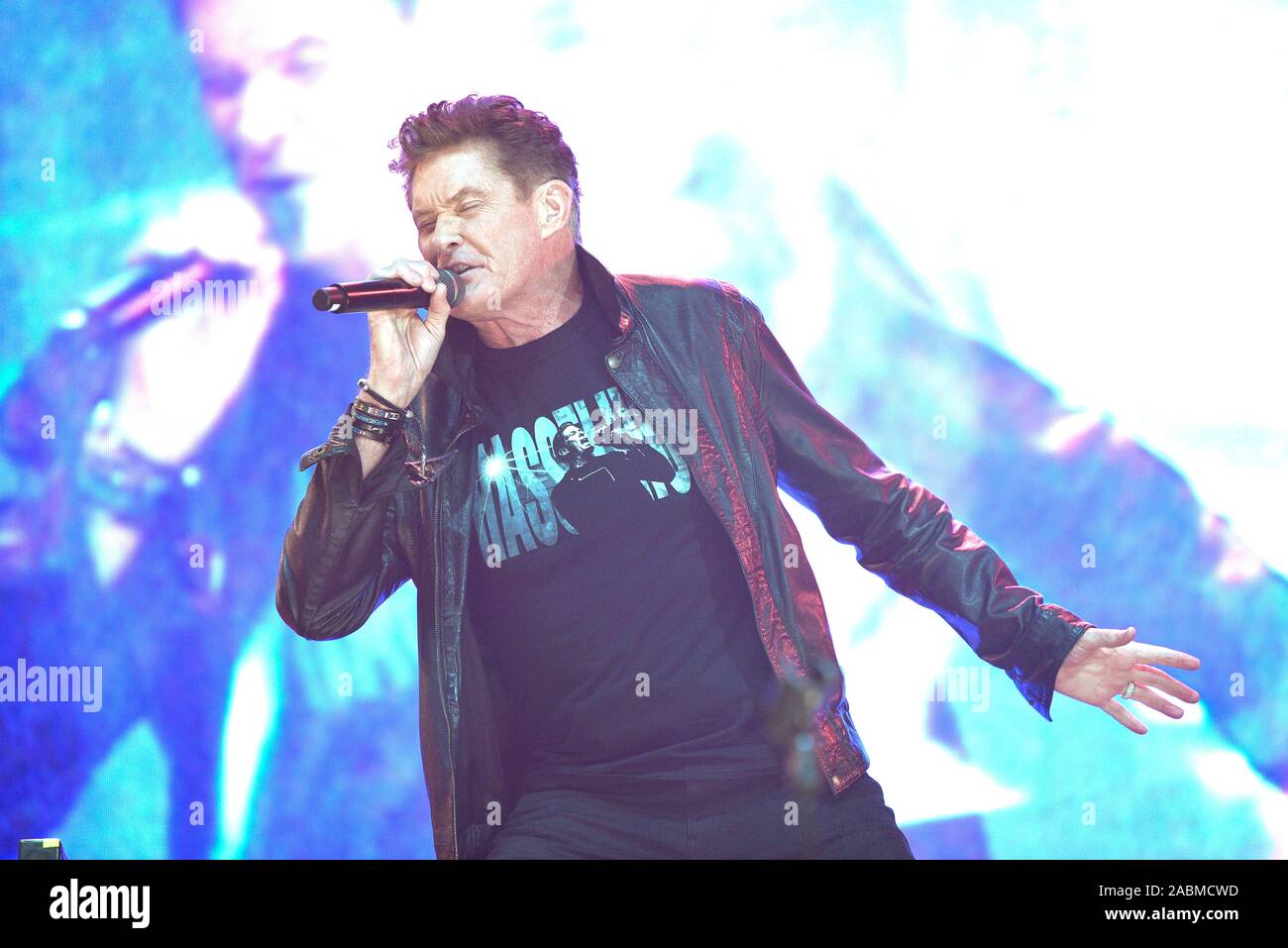 The US-American actor and singer David Hasselhoff at a performance in ...
