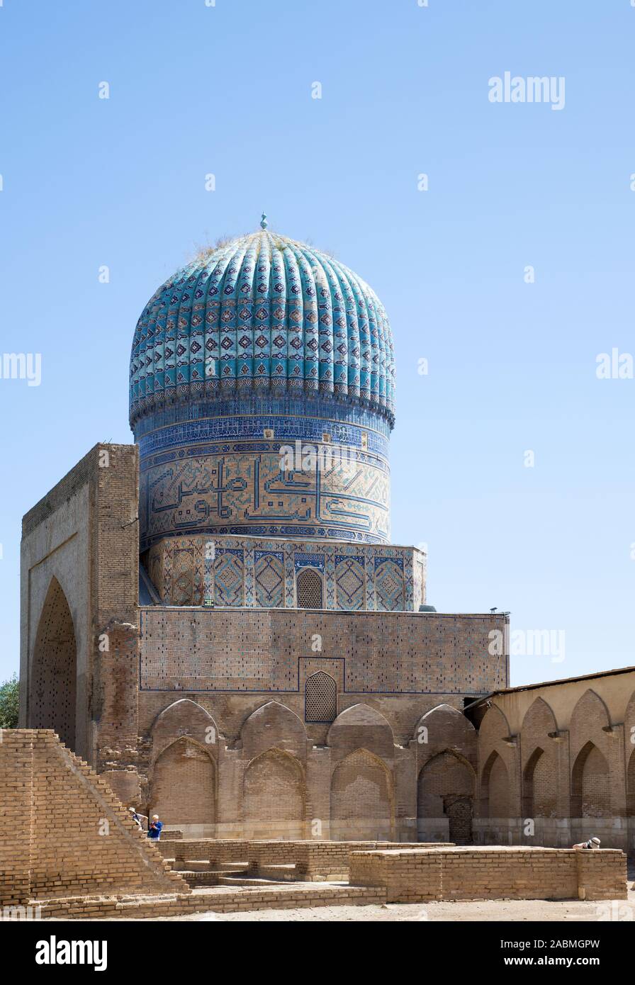 blue domes on the bibi khanym mosque samarkand uzbekistan Stock Photo ...