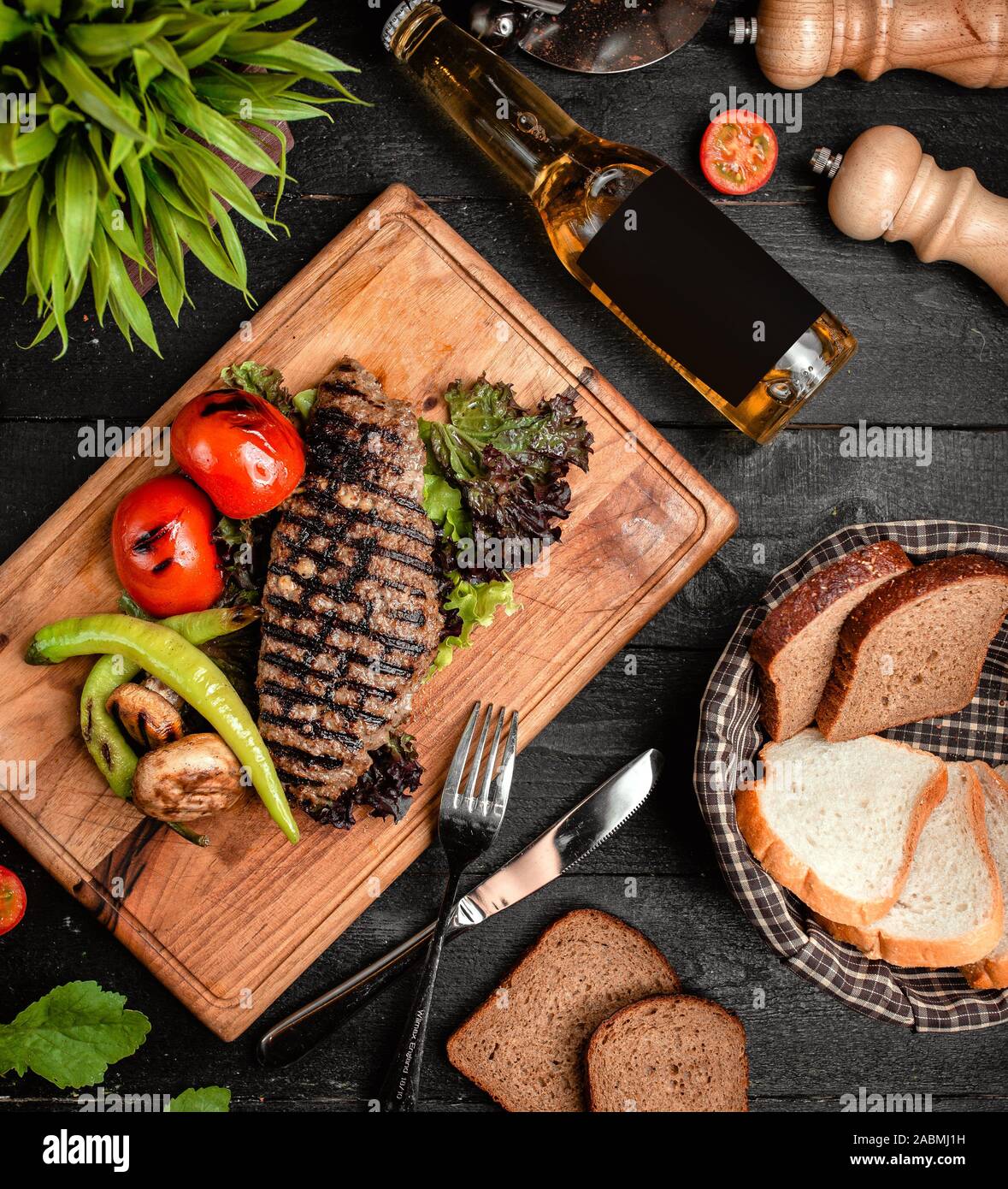 Slice finely hi-res stock photography and images - Alamy