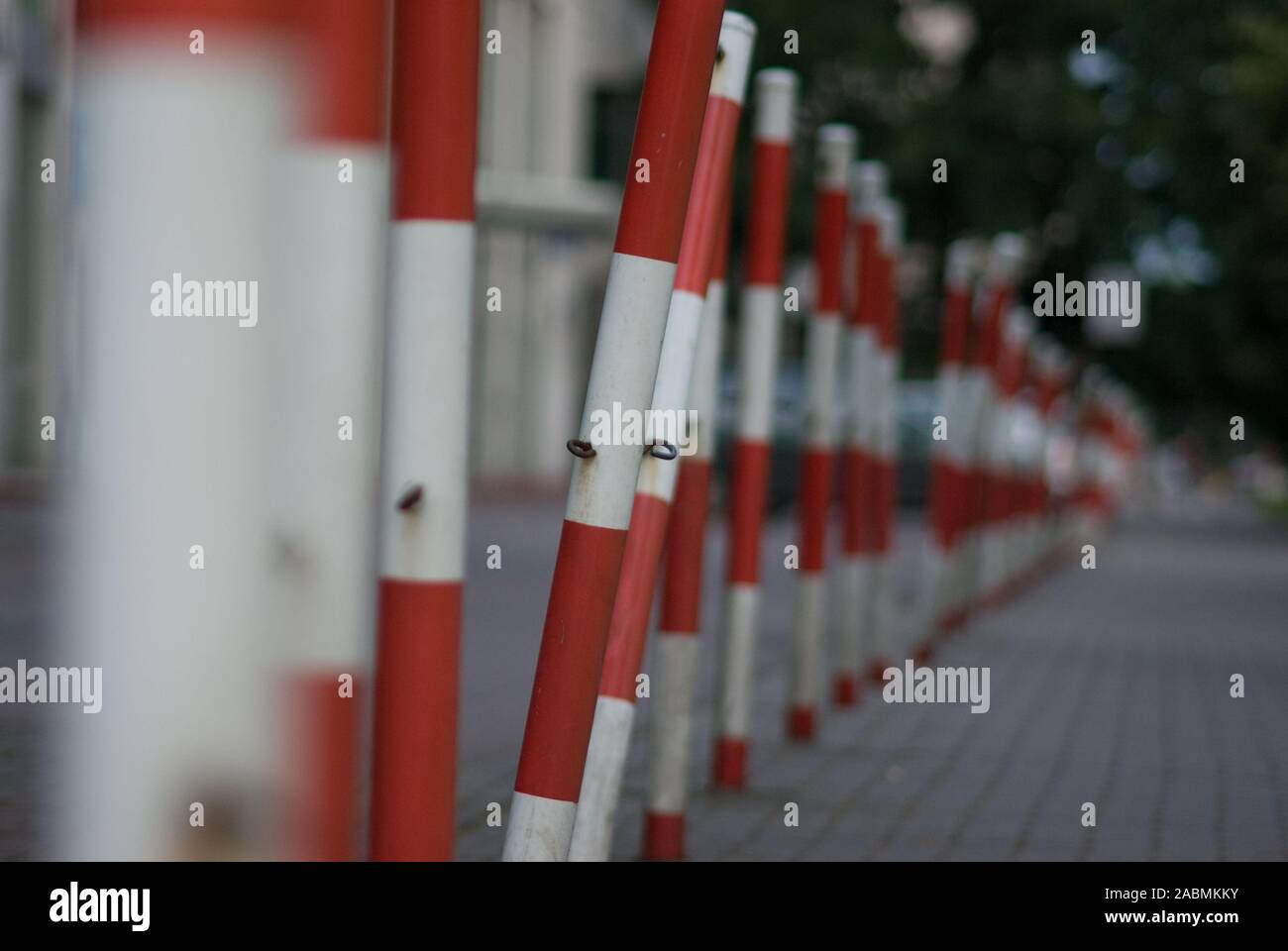 Red bollards hi-res stock photography and images - Alamy