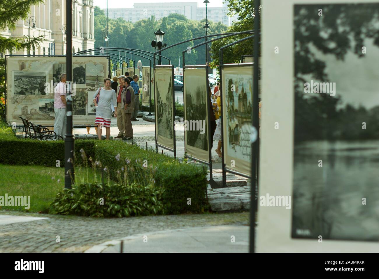 Street exhibition dedicated to the Eastern Borderlands Kresy, Warszaw ...
