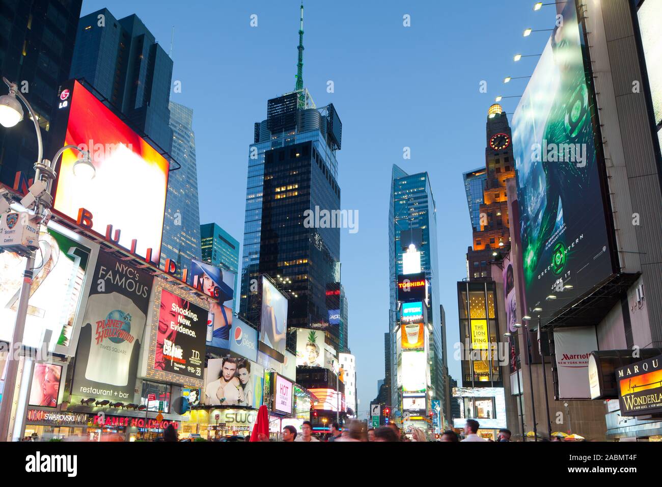 Times square billboard advertising hi-res stock photography and images ...