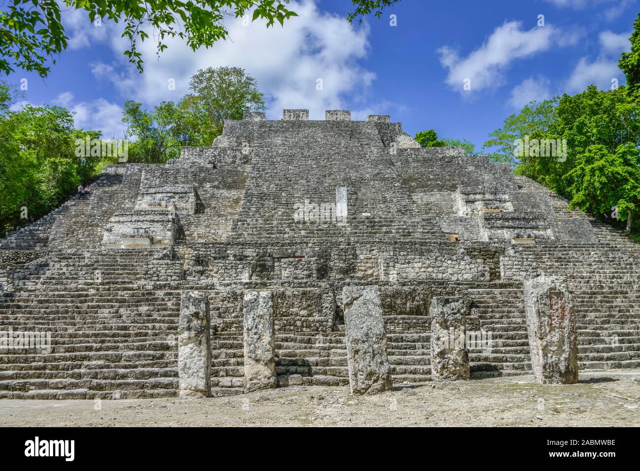 Estructura maya hi-res stock photography and images - Alamy