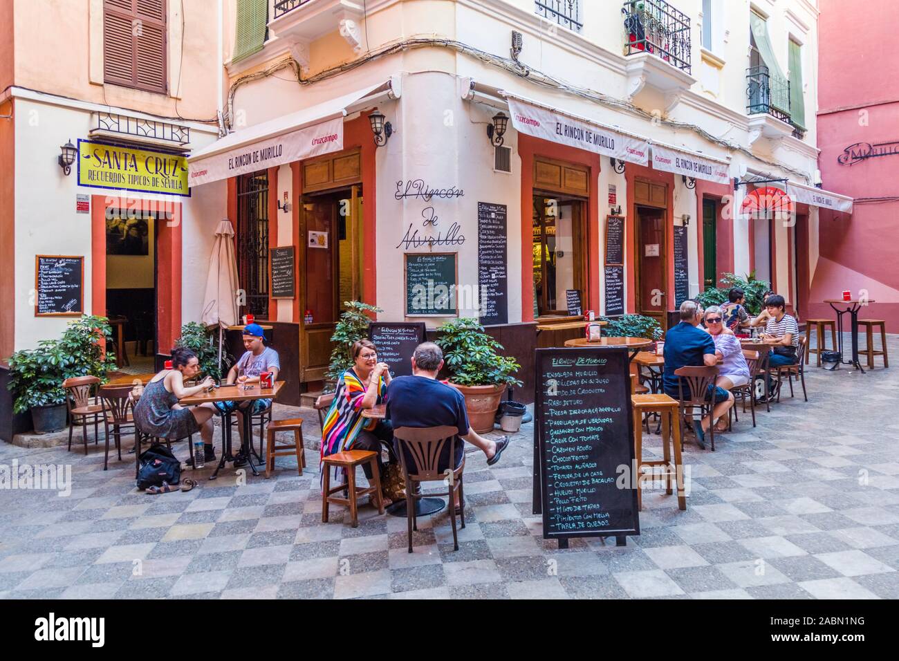Sidewalk cafes hi-res stock photography and images - Alamy