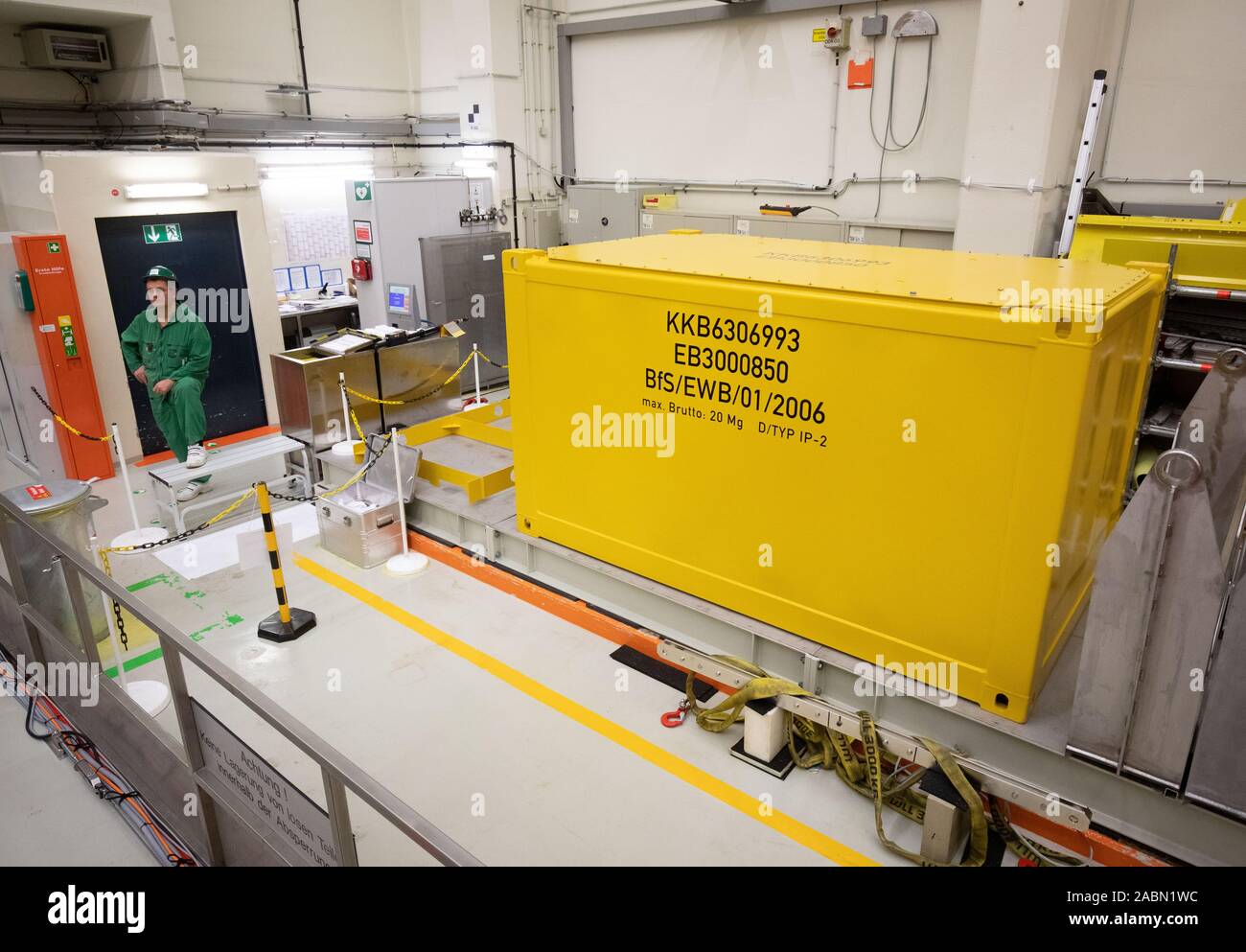 Reactor building nuclear power plant hi-res stock photography and ...