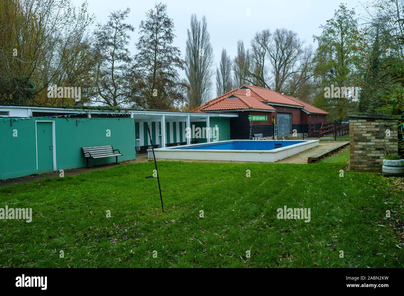 Sheeps green swimming pool hi-res stock photography and images - Alamy