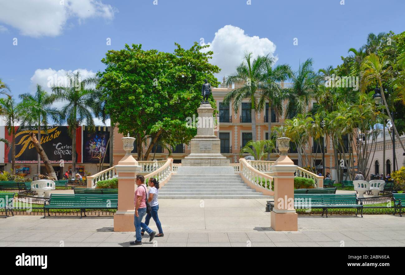 Parque merida yucatan mexico hi-res stock photography and images - Alamy