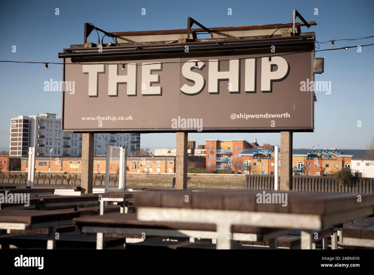 The ship wandsworth hi-res stock photography and images - Alamy