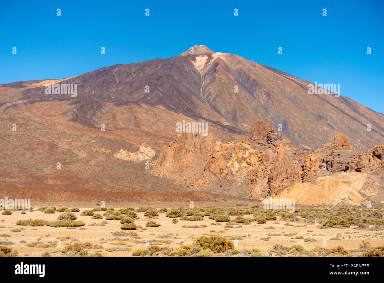 Aerial view volcanic eruption site hi-res stock photography and images ...