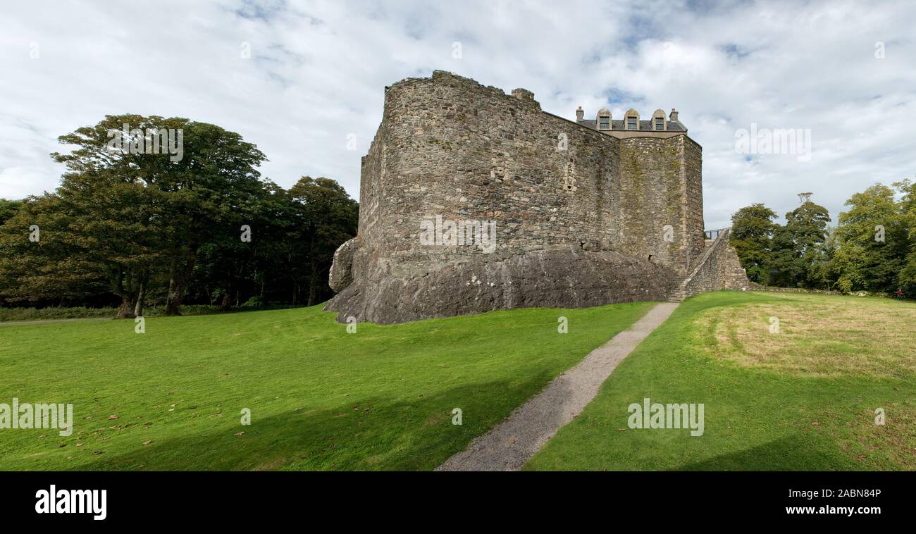Dunstaffnage Castle. Historic Scotland. Built overlooking Firth of Lorn ...