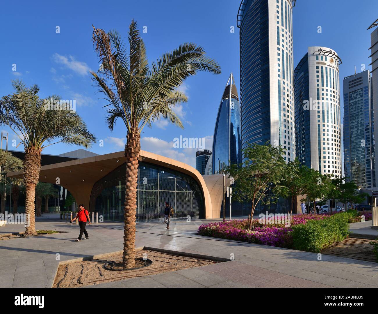 Doha metro hi-res stock photography and images - Alamy