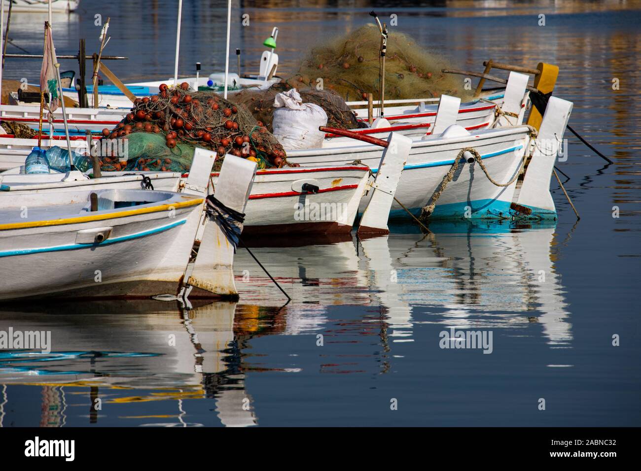 Boats on the seashore hi-res stock photography and images - Alamy