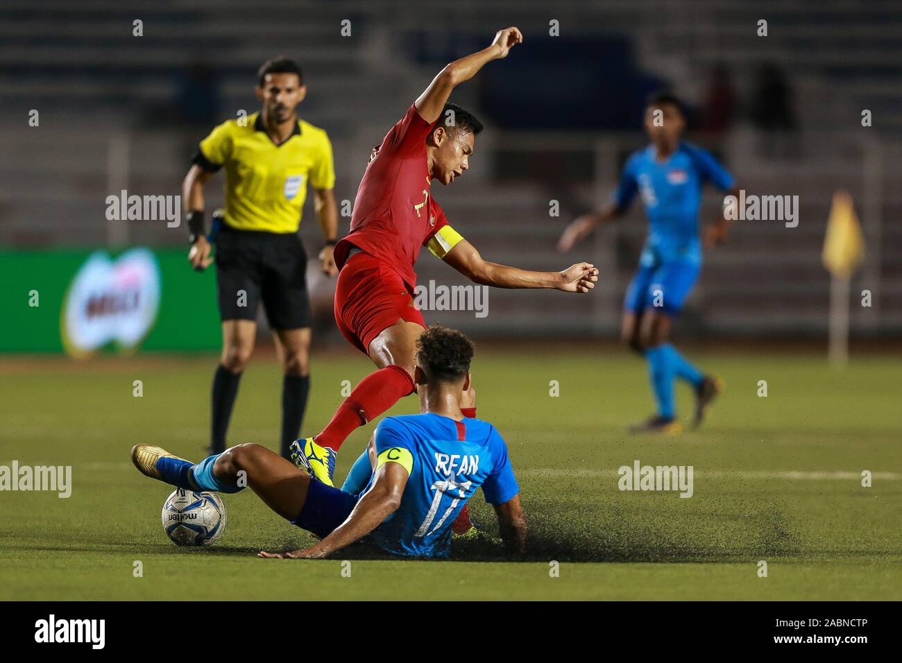 Manila, Philippines. 28th Nov, 2019. Setyo Andy Nugroho (top) of ...