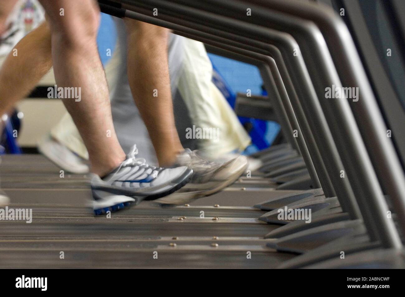 Feet legs trainers motion hi-res stock photography and images - Alamy