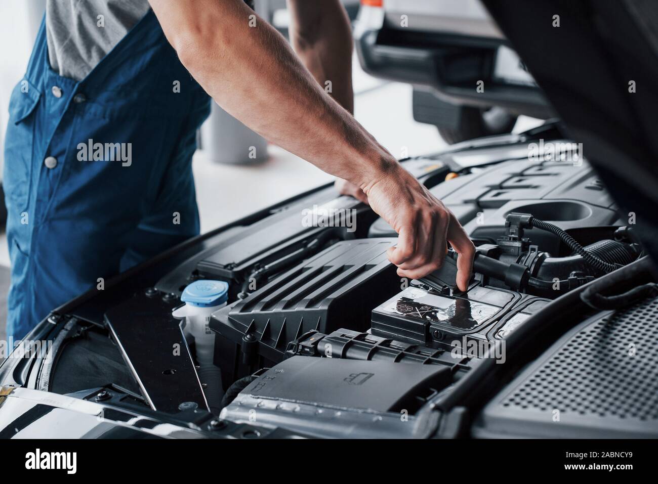 Car open bonnet mechanic hi-res stock photography and images - Alamy
