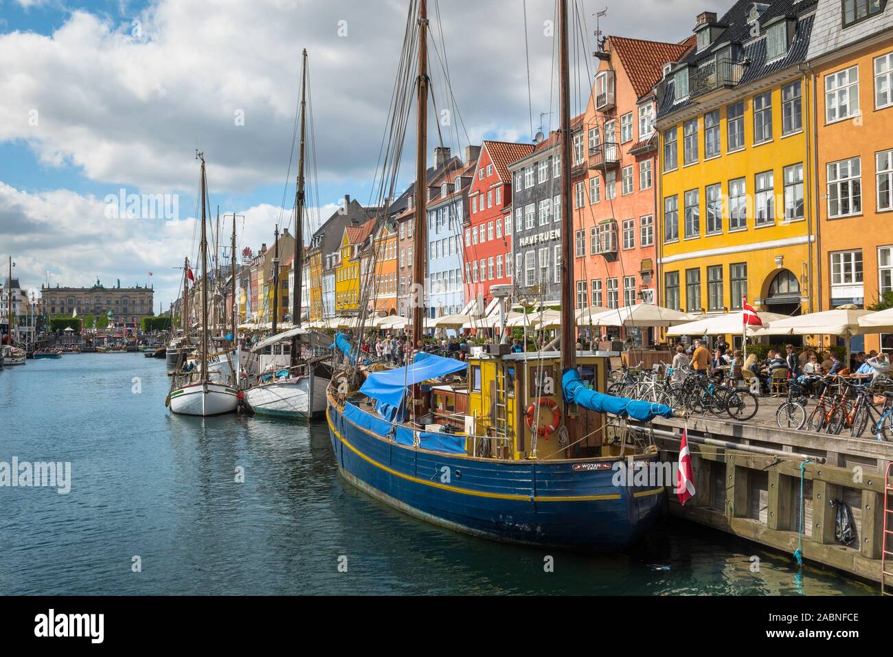 Nyhavn Copenhagen, view of the colorful quayside in the Nyhavn harbor ...