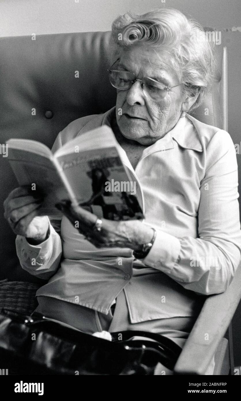 Nuffield house hi-res stock photography and images - Alamy