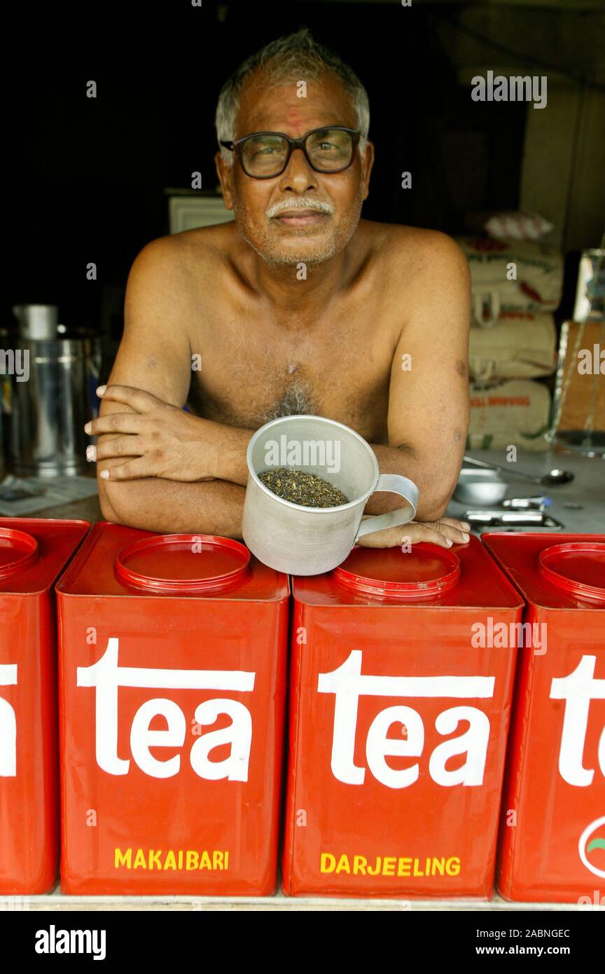 MAKAIBARI TEA ESTATES Stock Photo - Alamy