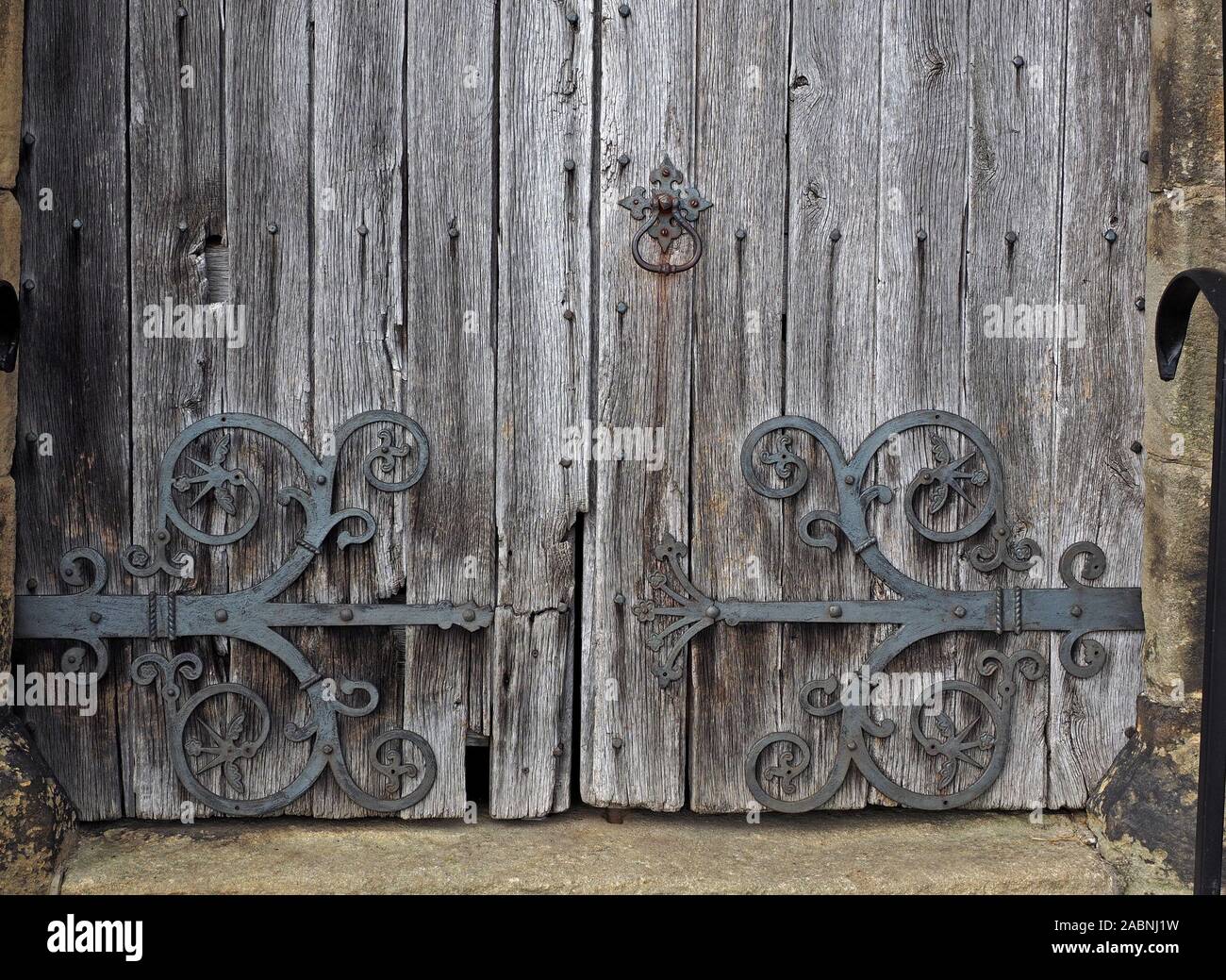 Ornate hinge church door hi-res stock photography and images - Alamy