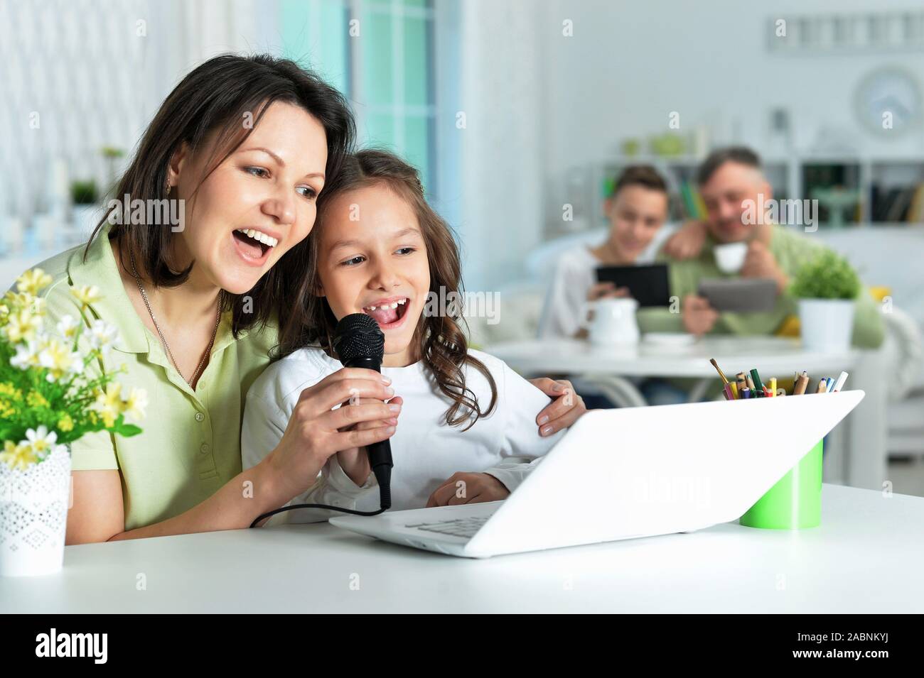 Emotional mother daughter singing hi-res stock photography and images ...