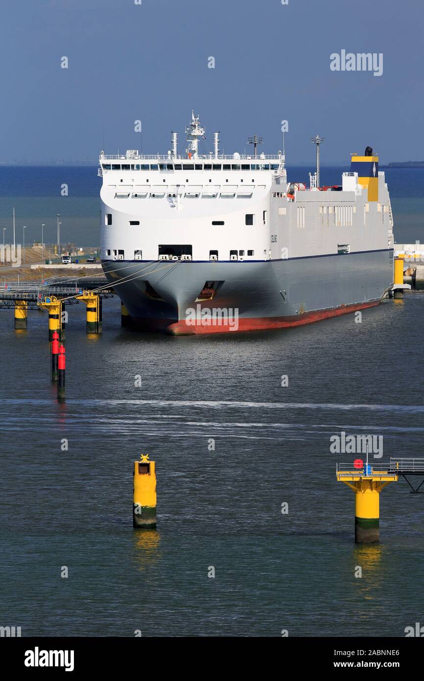 Zeebrugge ferry hi-res stock photography and images - Alamy