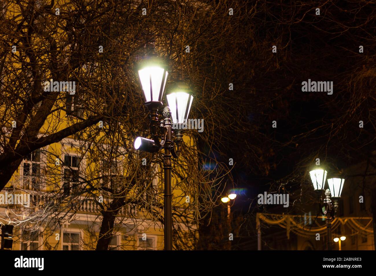 Vintage Lamp Post Night Festive Lights Solar Powered Victorian Style