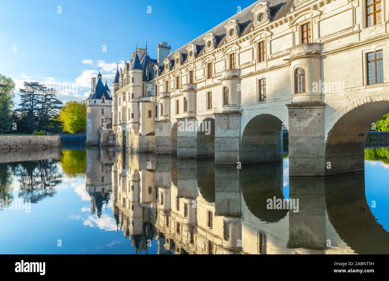 Chateau de Chenonceau is a french castle spanning the River Cher near ... Chateau de Chenonceau is a french castle spanning the River Cher near ...